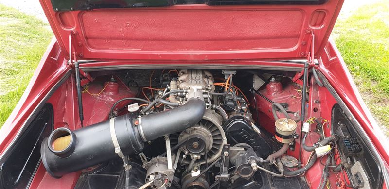 Tatra 613/4 Mi motor 4,4i